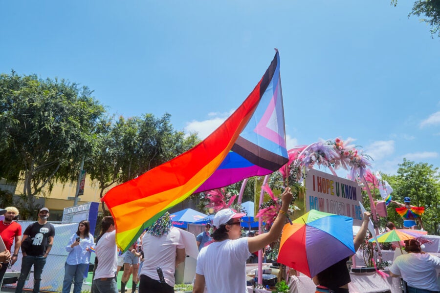 Volunteer - Los Angeles LGBT Center