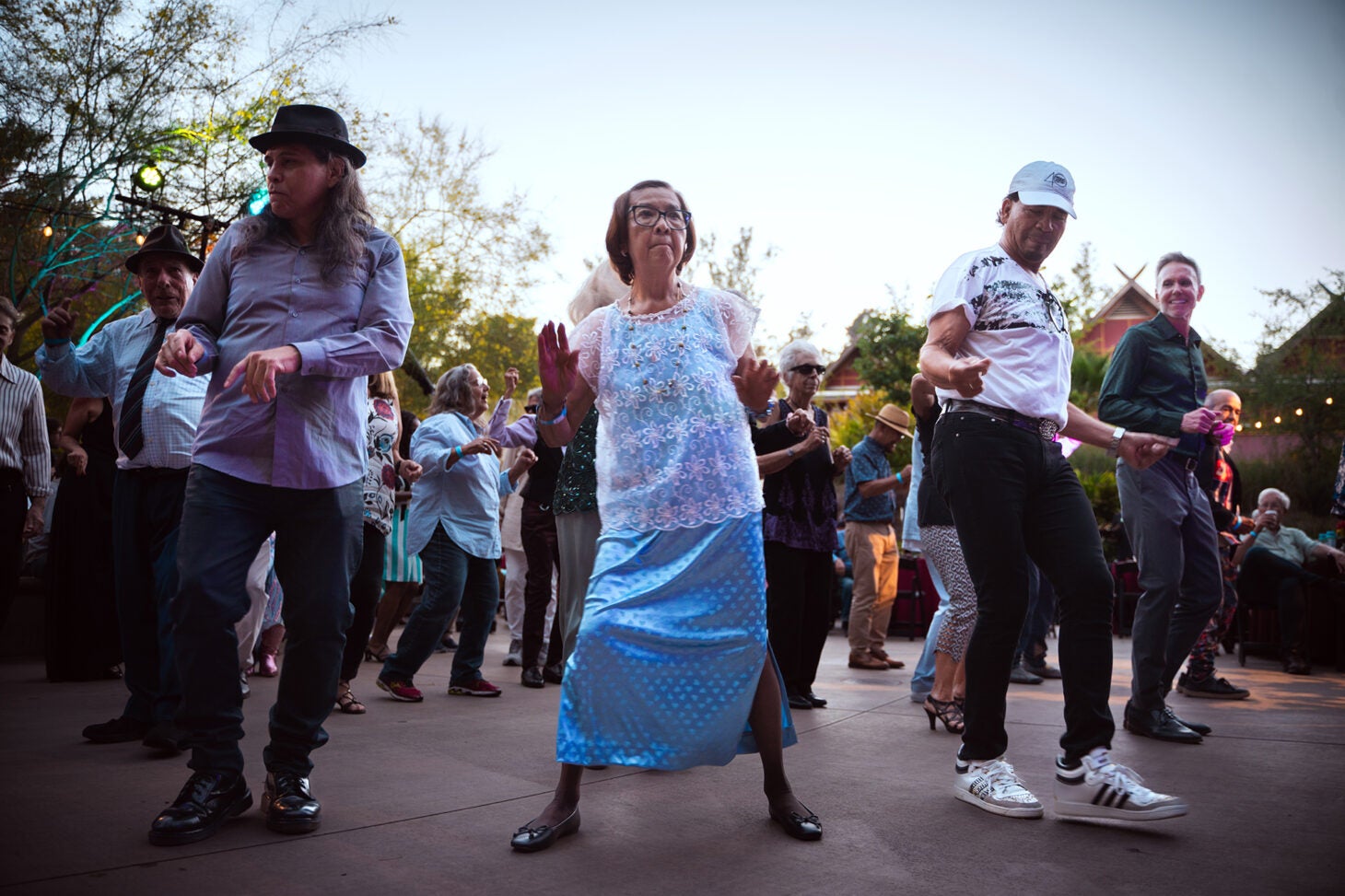 Senior Prom Parties Under the Night Stars at L.A. Zoo - Los Angeles ...